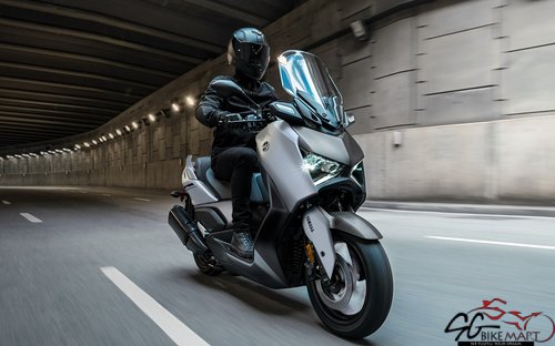 2023 Yamaha XMAX 300: The Ultimate Sport Scooter - SGBikemart