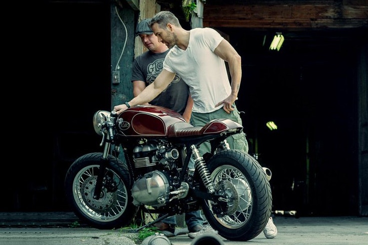 Ryan Reynolds Invites the Unexpected: Deadpool on a Triumph Thruxton ...