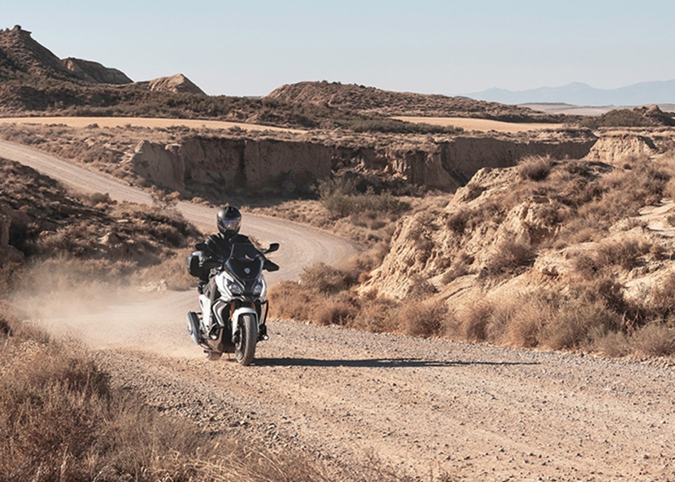 Discover the Power and Style of the 2023 Peugeot XP400 GT Maxi Scooter ...